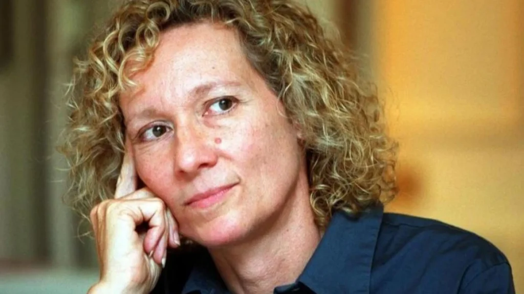 Alexis Smith: Hollywood Icon's Enduring Legacy